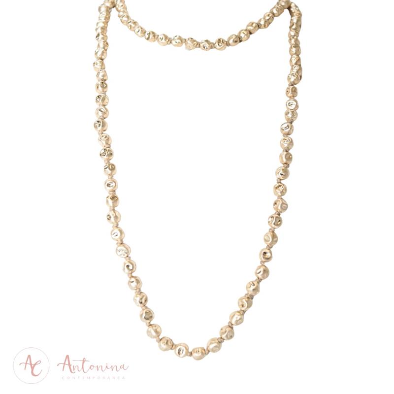 COLAR LONGO BOLA MARTELADA BANHADO EM OURO 18K